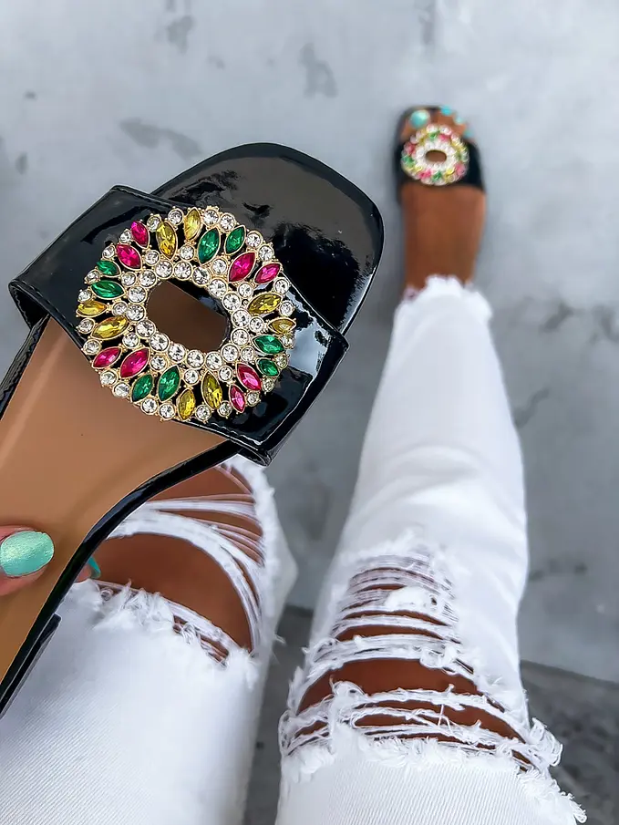 Kövekkel díszített papucs NAOMA | Starstyle.hu