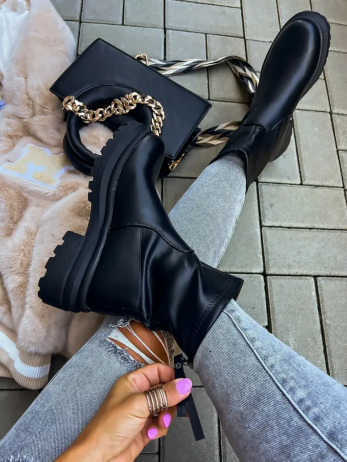 Fekete bokacsizma CHARLEE | Starstyle.hu