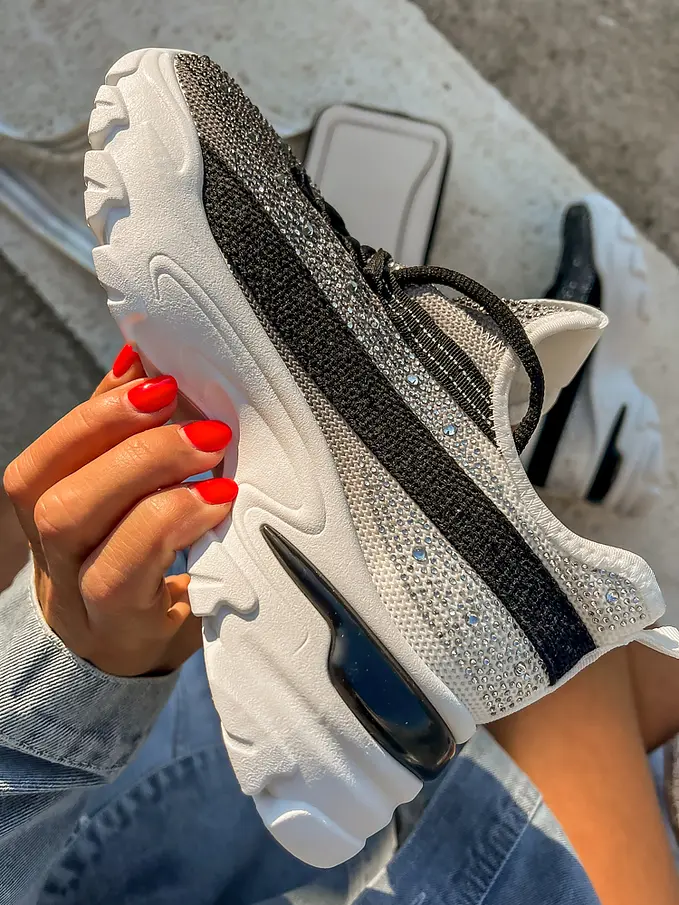 Kövekkel díszített sportcipő NORABEL | Starstyle.hu