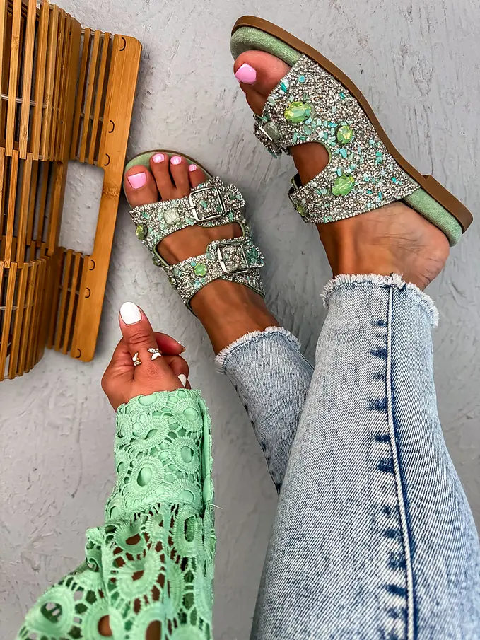 Kövekkel díszített női papucs BECKY | Starstyle.hu