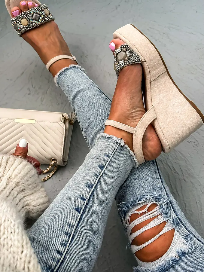 Kövekkel díszített platform szandál LIMA | Starstyle.hu