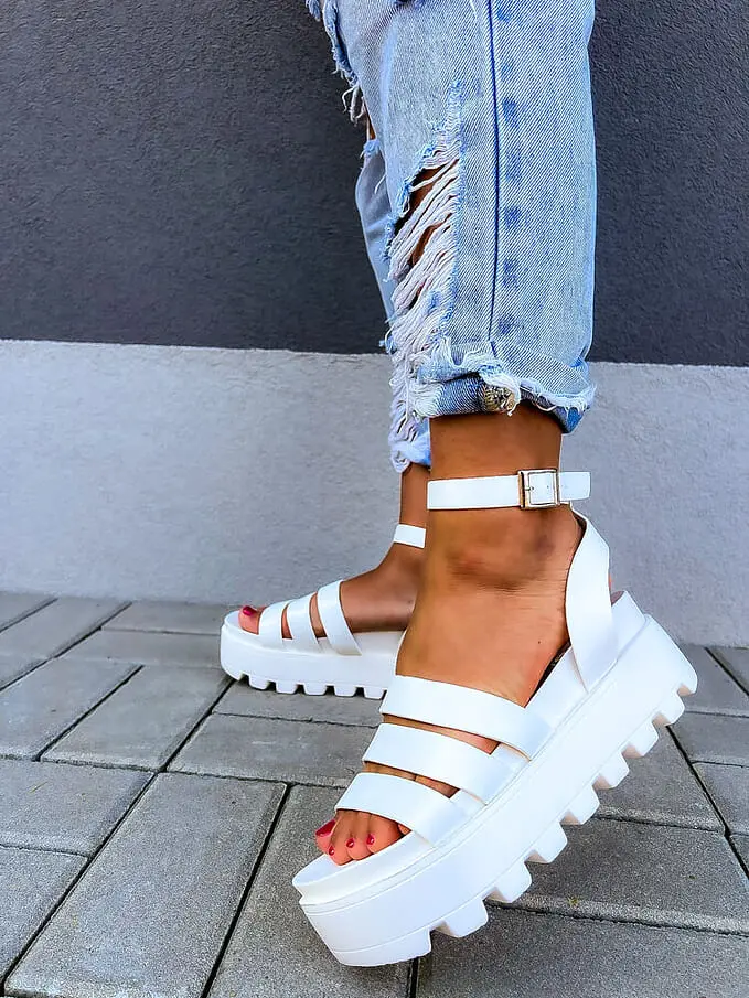 Platformos szandál | Starstyle.hu